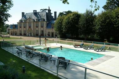 Hotel Logis La Marjolaine, Moulay - Book Online | TripOffice.com