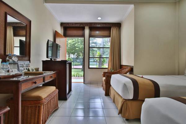 The Jayakarta Bali Beach Resort, Legian: 24-Hour Front Desk