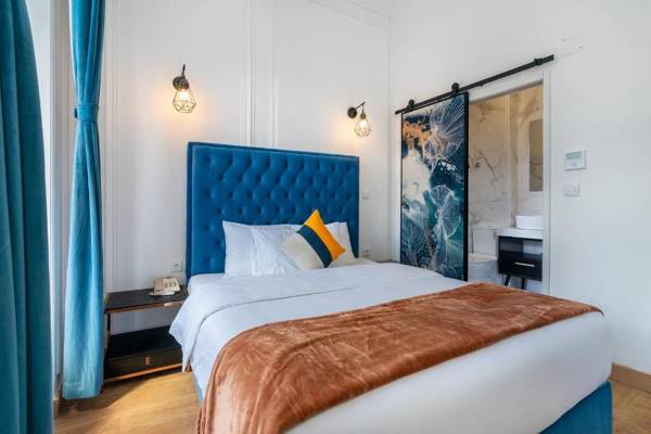 Lisbon 5 Hotel - Book Rooms 24/7